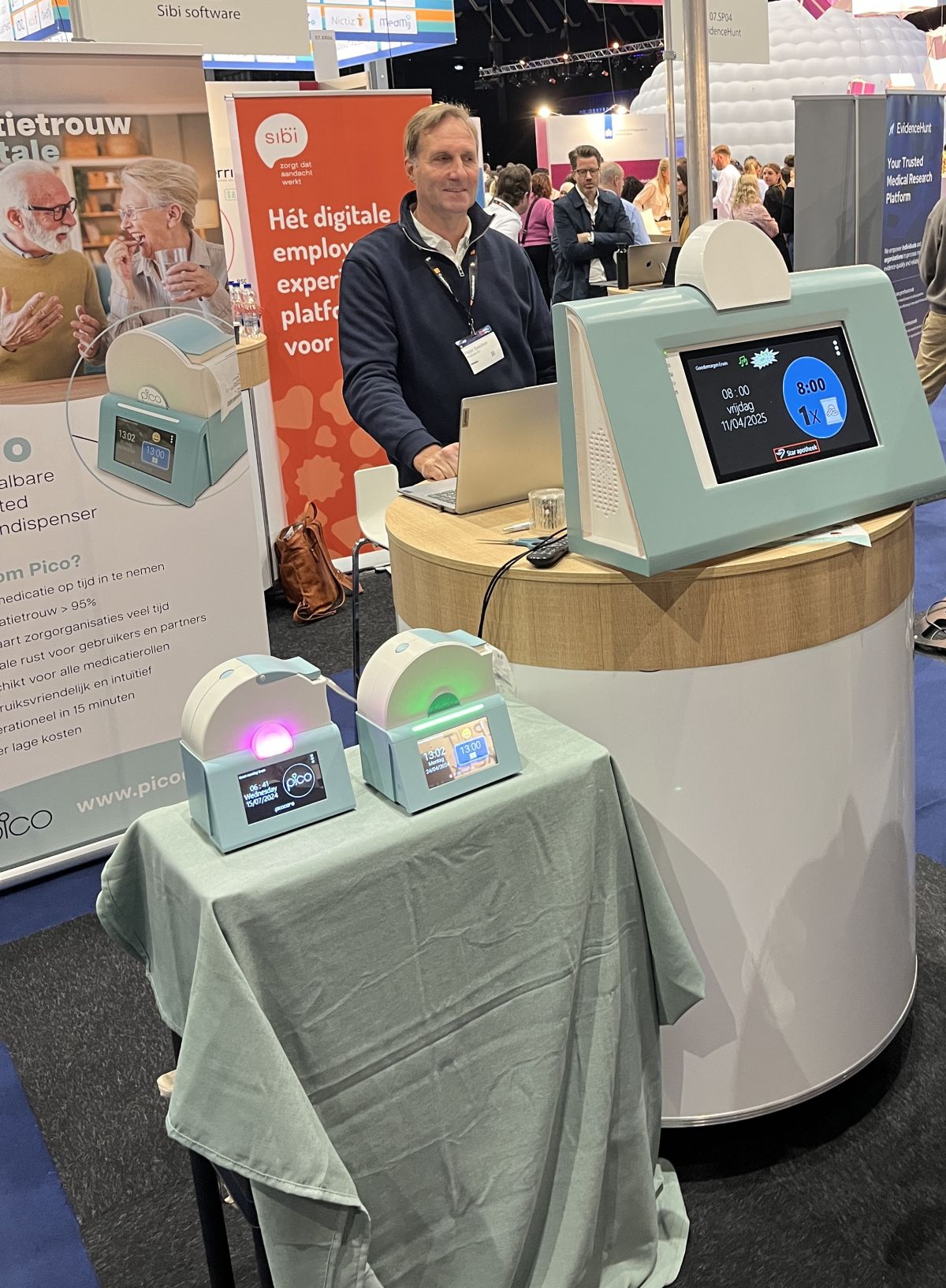 Picocare maakt indruk op Zorg & ICT 2025 met slimme medicijndispenser Pico